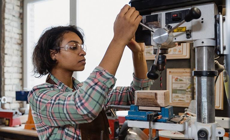 Get financial assistance for training and other expenses | vic.gov.au