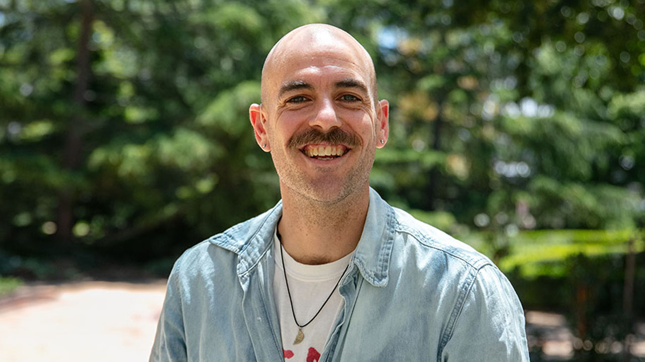 Rewriting his story: Joe’s creative career change | vic.gov.au